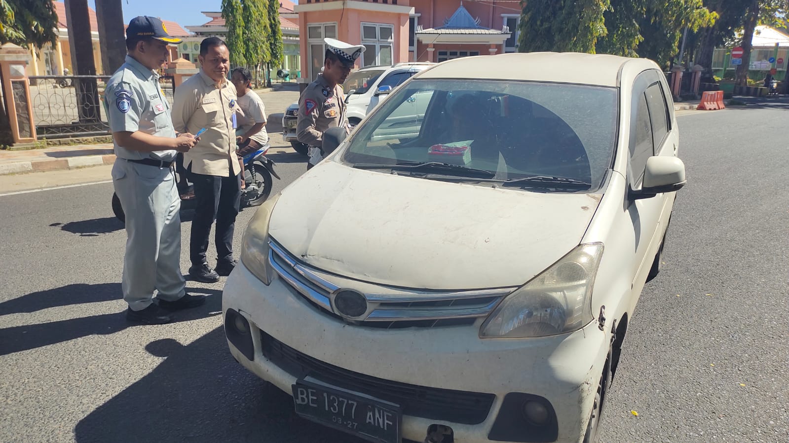 Razia Kepatuhan Pajak Jaring Puluhan Kendaraan, Didominasi Plat Luar - Klikoku.id