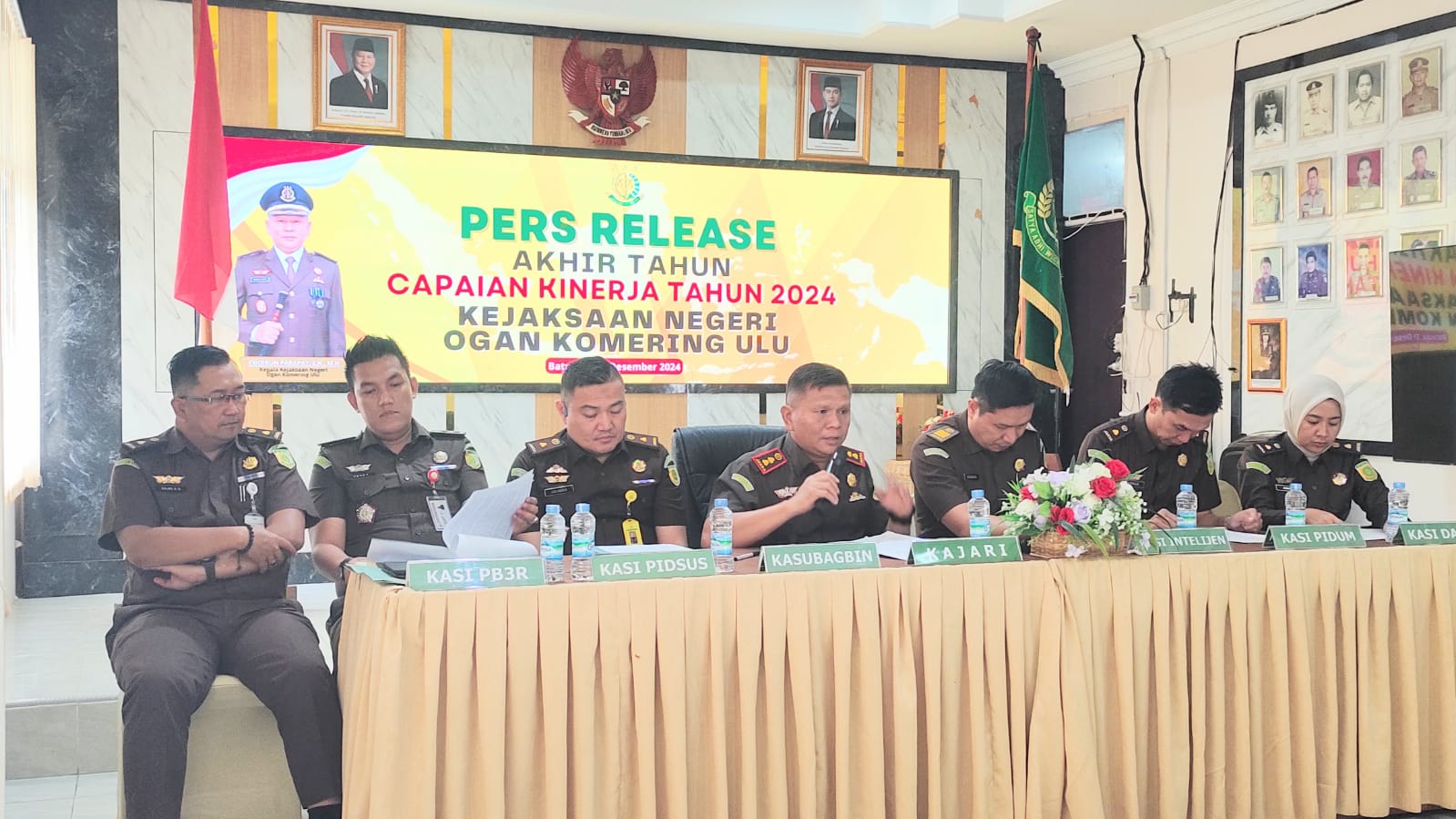 Gelar Rilis Akhir Tahun, Kajari OKU Beberkan Capaian kinerja Tahun 2024 - Klikoku.id