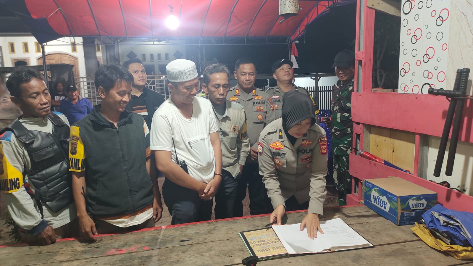 Beri Penilaian Pos Kamling Dalam Lomba Siskamling Polda Sumsel, Kompol ...